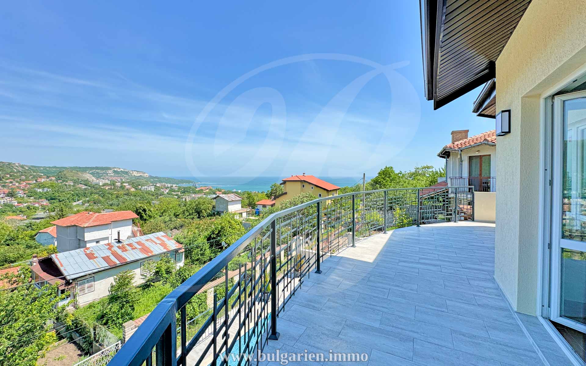 Villa mit Pool, Meerblick und Waldblick in Balchik
