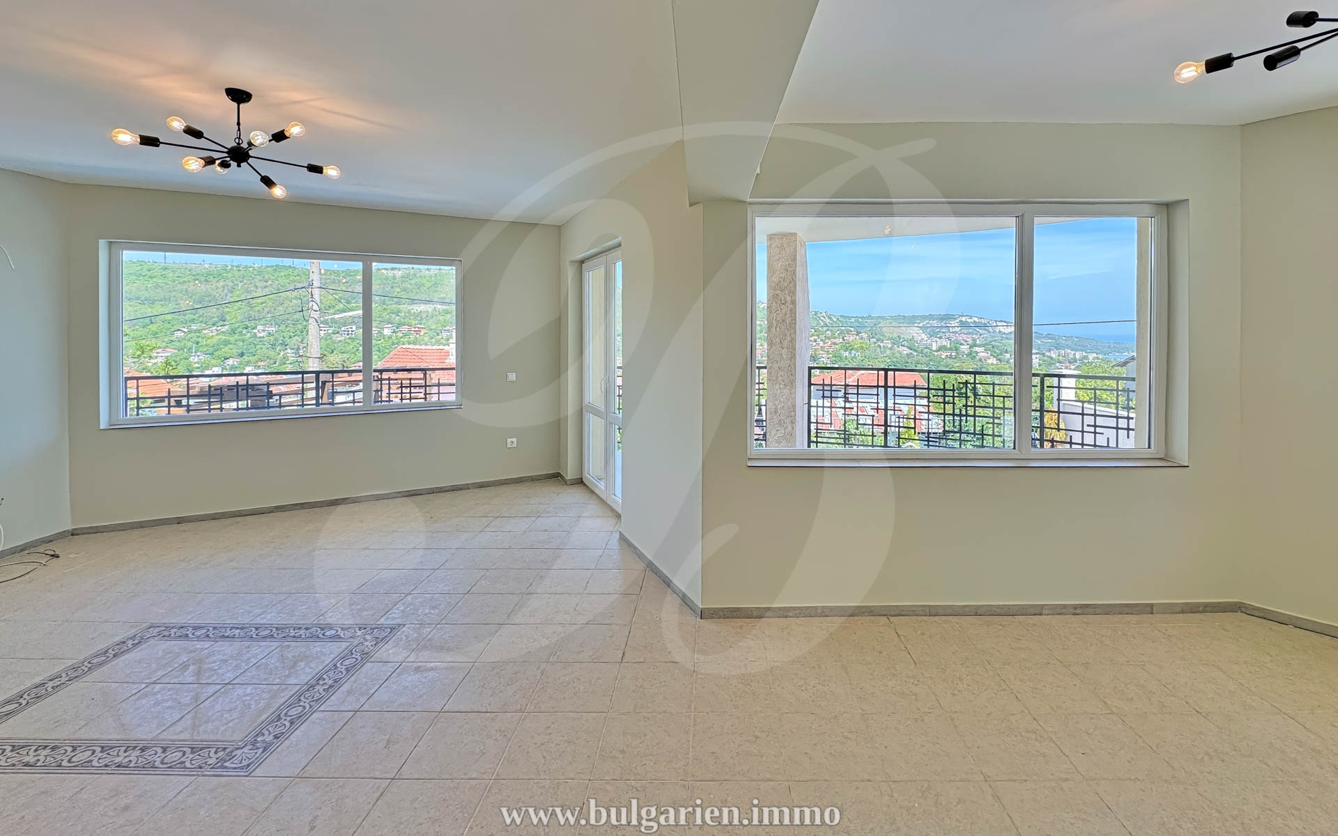 Villa mit Pool, Meerblick und Waldblick in Balchik